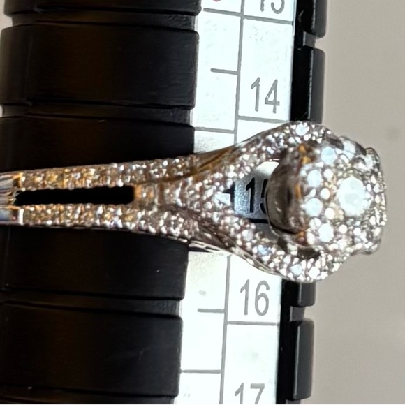 Jewelry | 2648 Stunning 1k White Gold Engagement Ring With Round ...